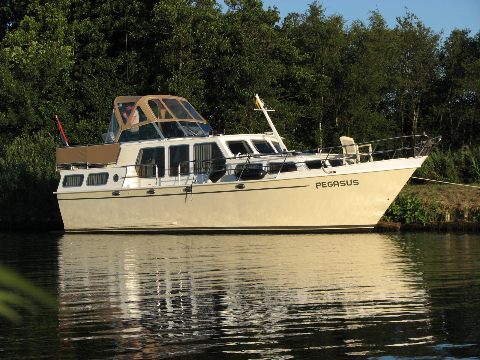 Motorboot 'Proficiat kruiser Pegasus ' huren in Friesland | De ...