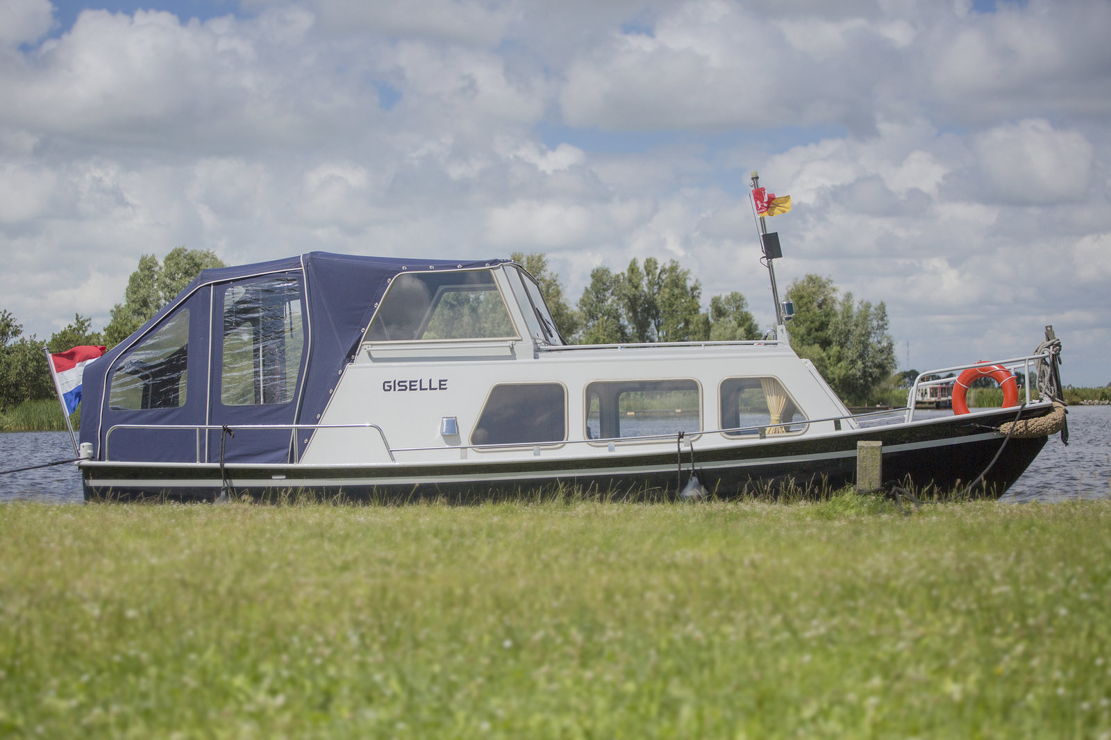 Motorboot 'Doerak 700 Giselle' huren in Friesland | De Schiffart ...