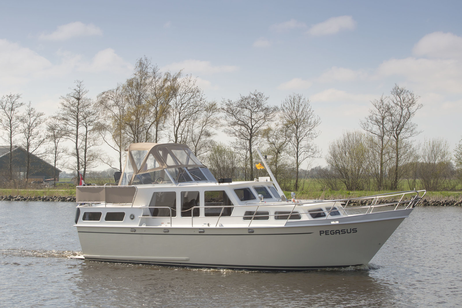Motorboot 'Proficiat kruiser Pegasus ' huren in Friesland | De ...