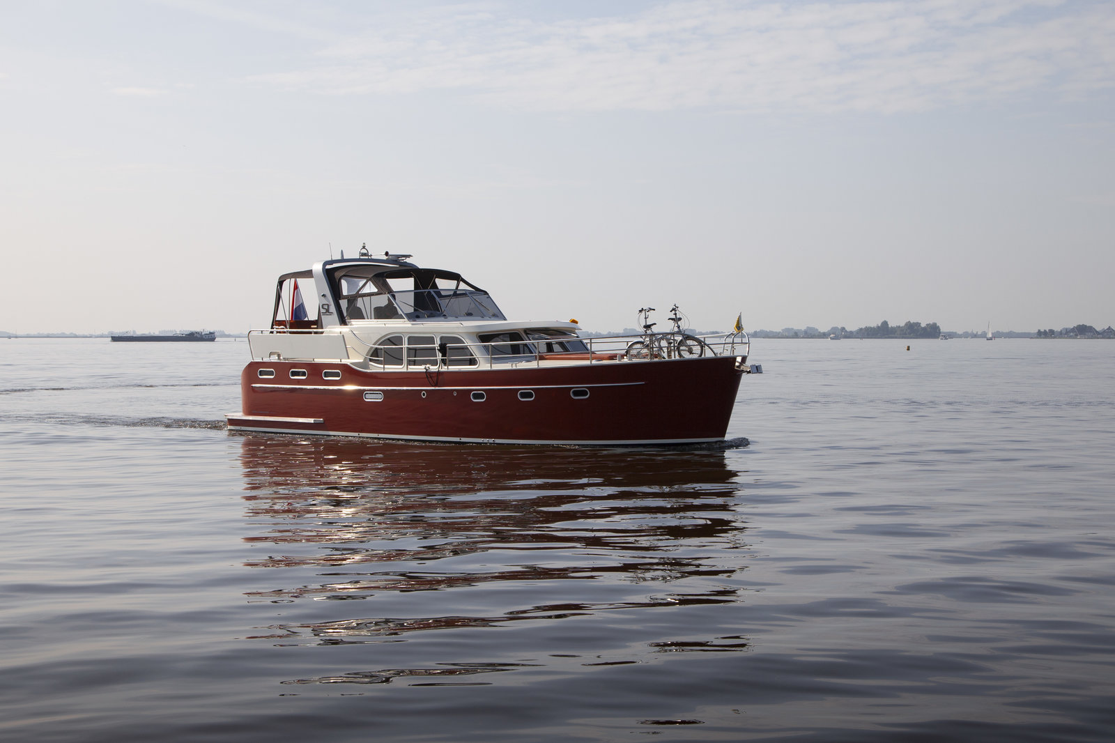 Motorboot 'Super Lauwersmeer 'Louise'' huren in Friesland | De ...