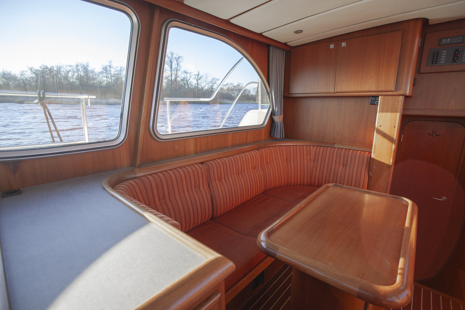 Motorboot 'Jetten 37 AC-RS 'Esmee'' huren in Friesland | De Schiffart ...