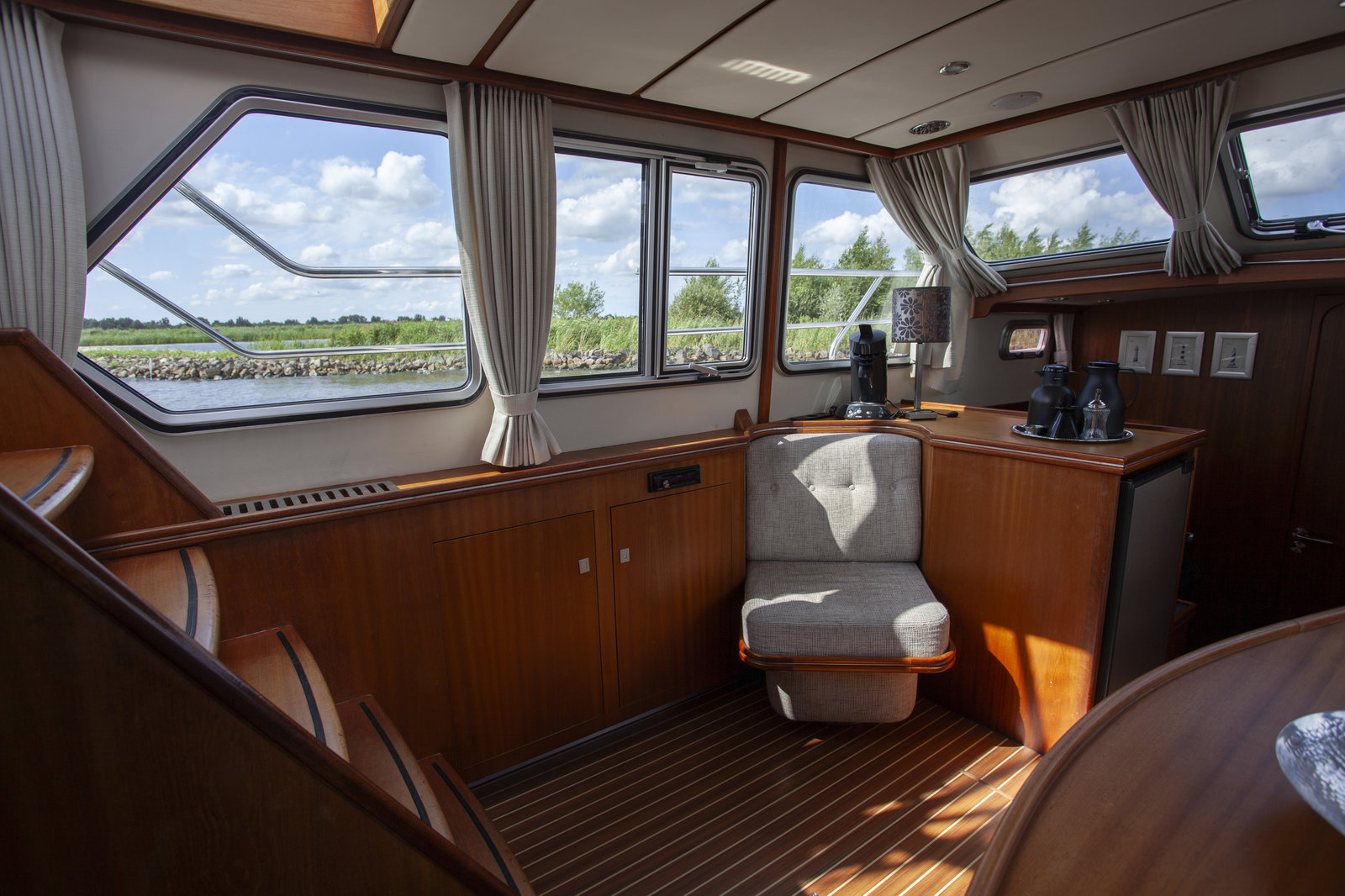 Motorboot 'Valkkruiser 'Cook'' huren in Friesland | De Schiffart ...