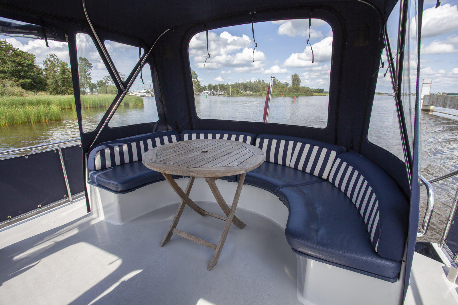 Motorboot 'Valkkruiser 'Cook'' huren in Friesland | De Schiffart ...